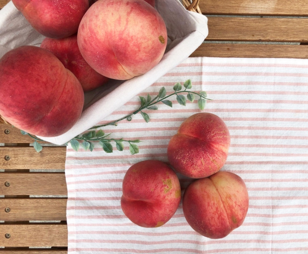 【桃】桃名人厳選 ご家庭用訳あり商品 白桃約3kg（8-12玉）｜桃の商品詳細｜ポケットマルシェ｜産地直送で旬の食材が生産者(農家・漁師)から届く